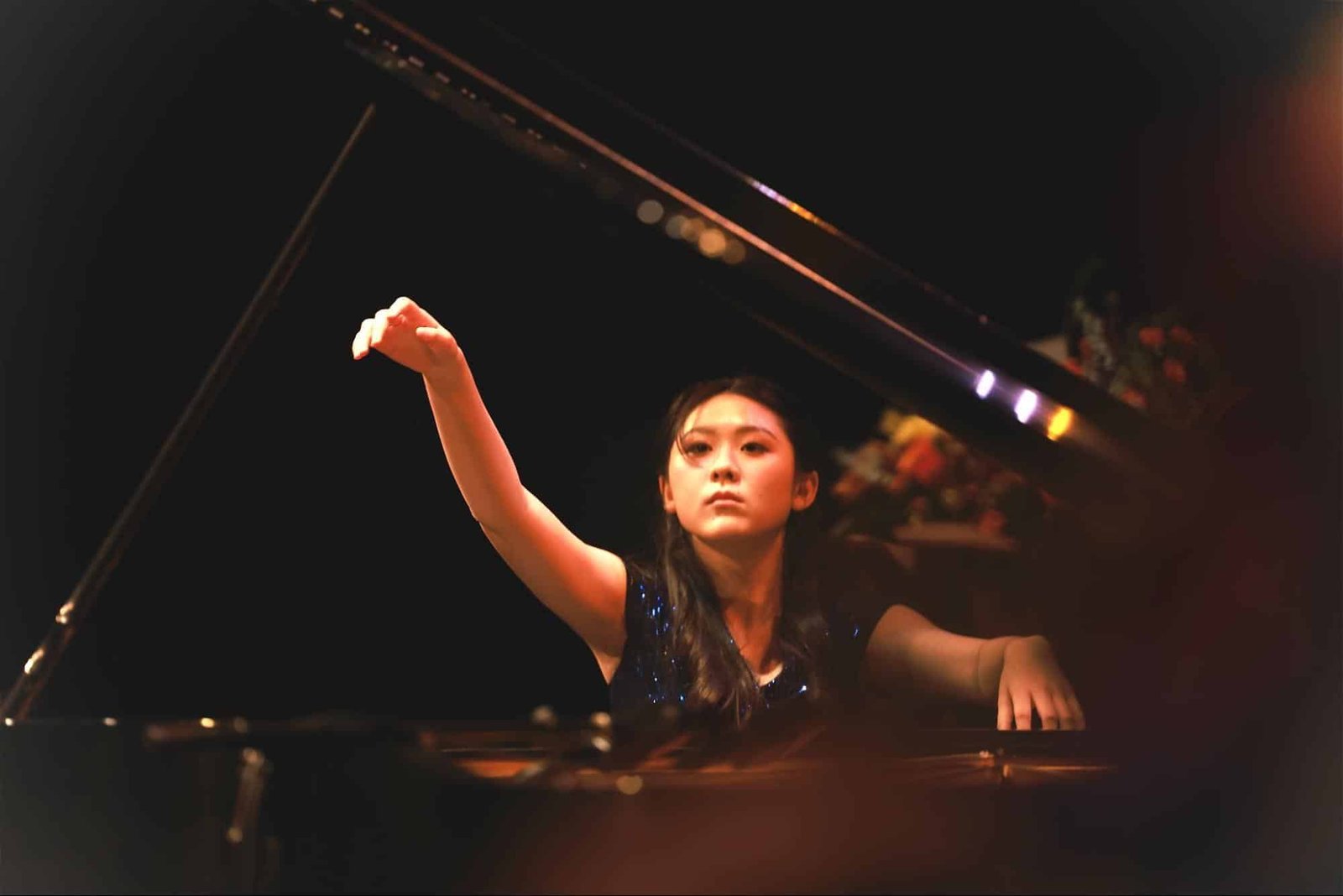 Alina Duan’s U.S. Debut Draws 700+ Enthralled Attendees