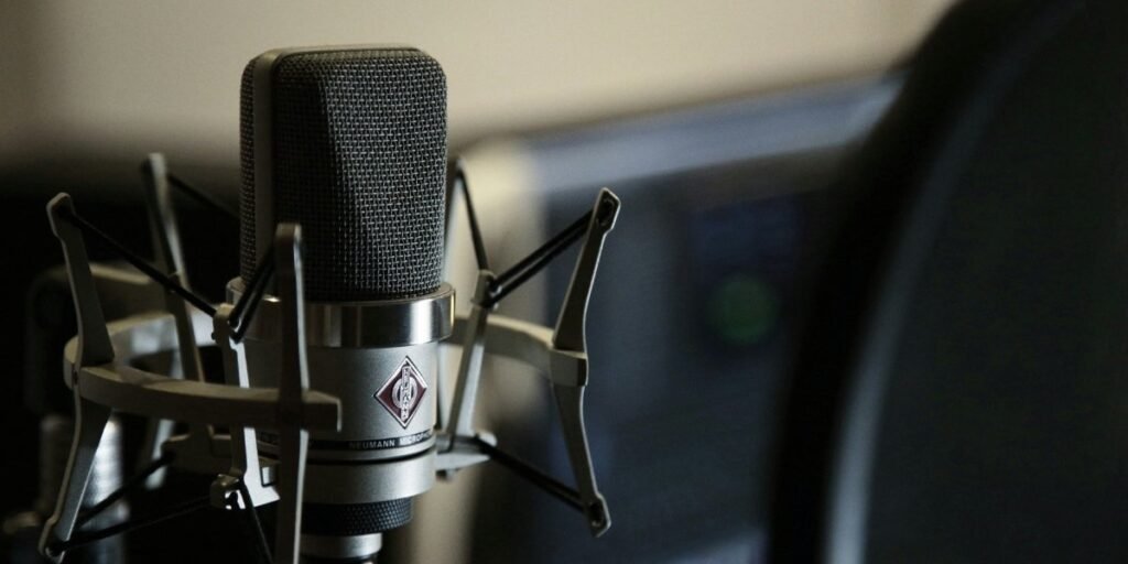 Innovations in Microphone Technology: Enhancing Sound Precision ...