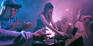 Contemporary Music Explained: From Modern Pop to Experimental Sounds ...